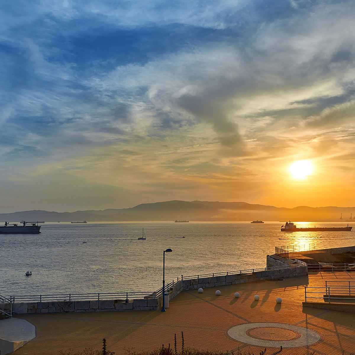 Commercial Shipping and You : BoatUS Foundation