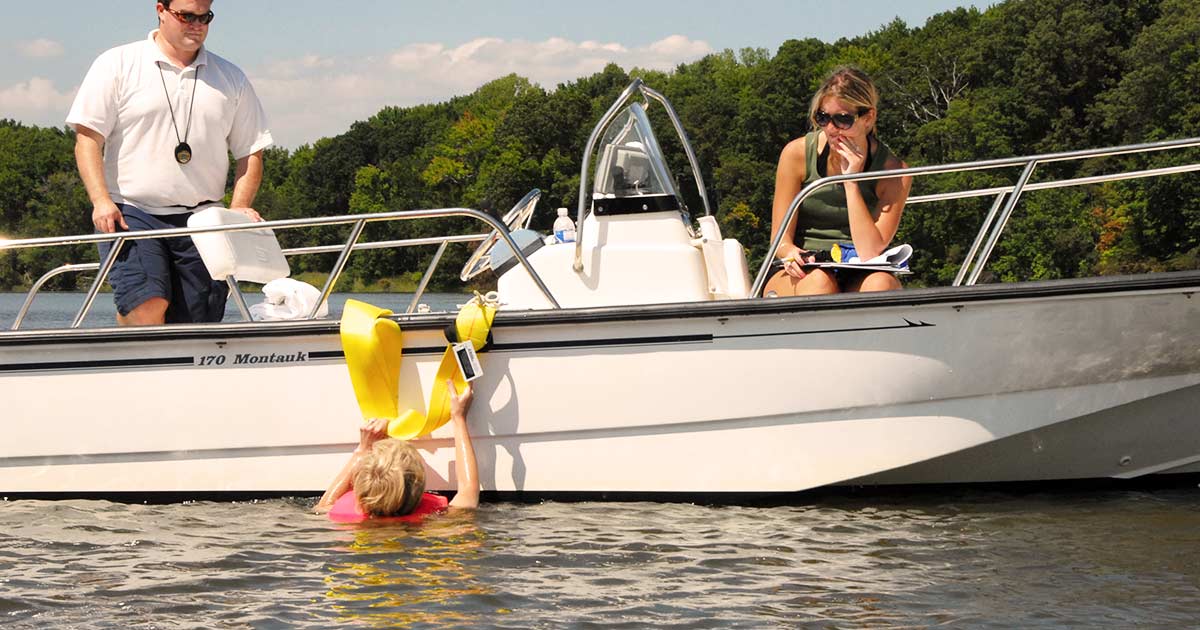 Boarding Ladders : BoatUS Foundation